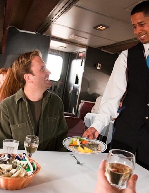 Meals and Dining Onboard Amtrak | Amtrak Vacations®
