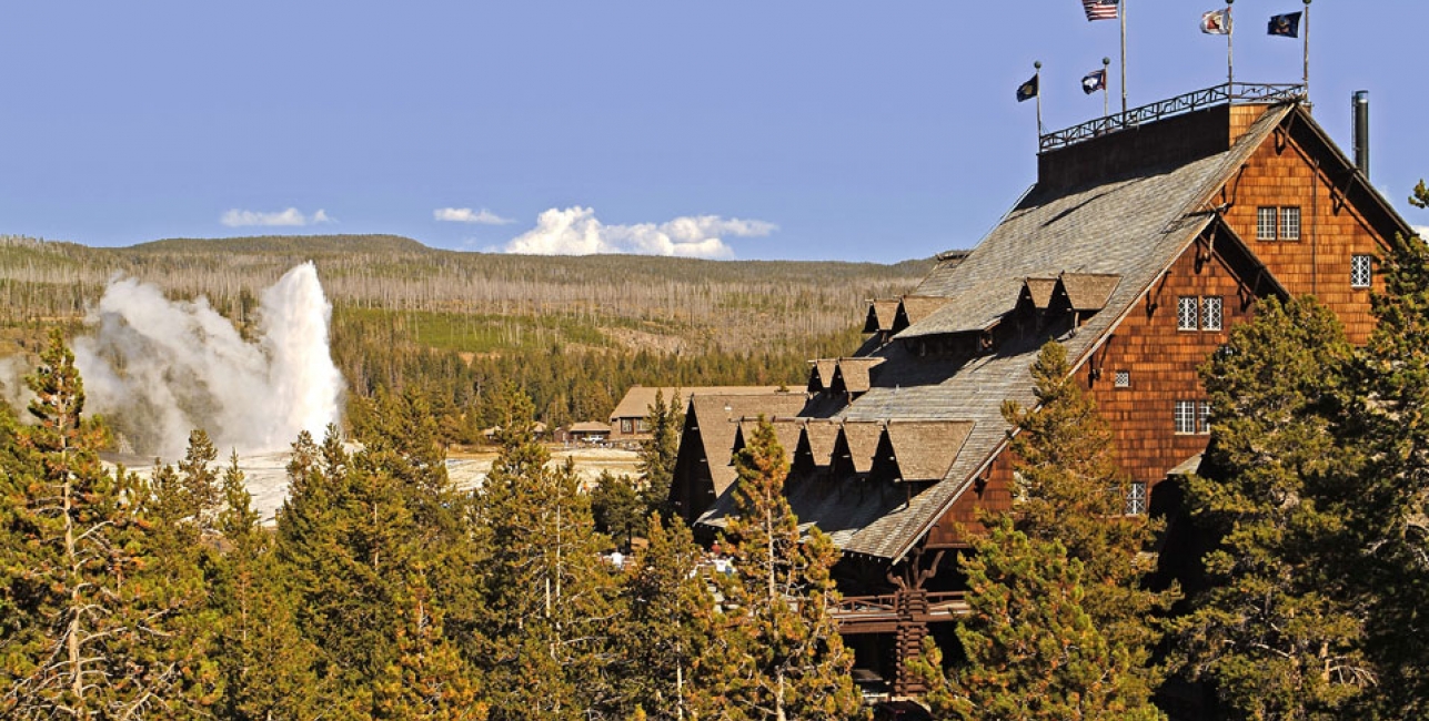 Grand Tetons and Yellowstone Rail Journey Roundtrip from Chicago ...